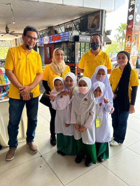 PENGUSAHA SHELL AREA CO6 SUMBANG KEPERLUAN RAYA KEPADA ANAK YATIM ...